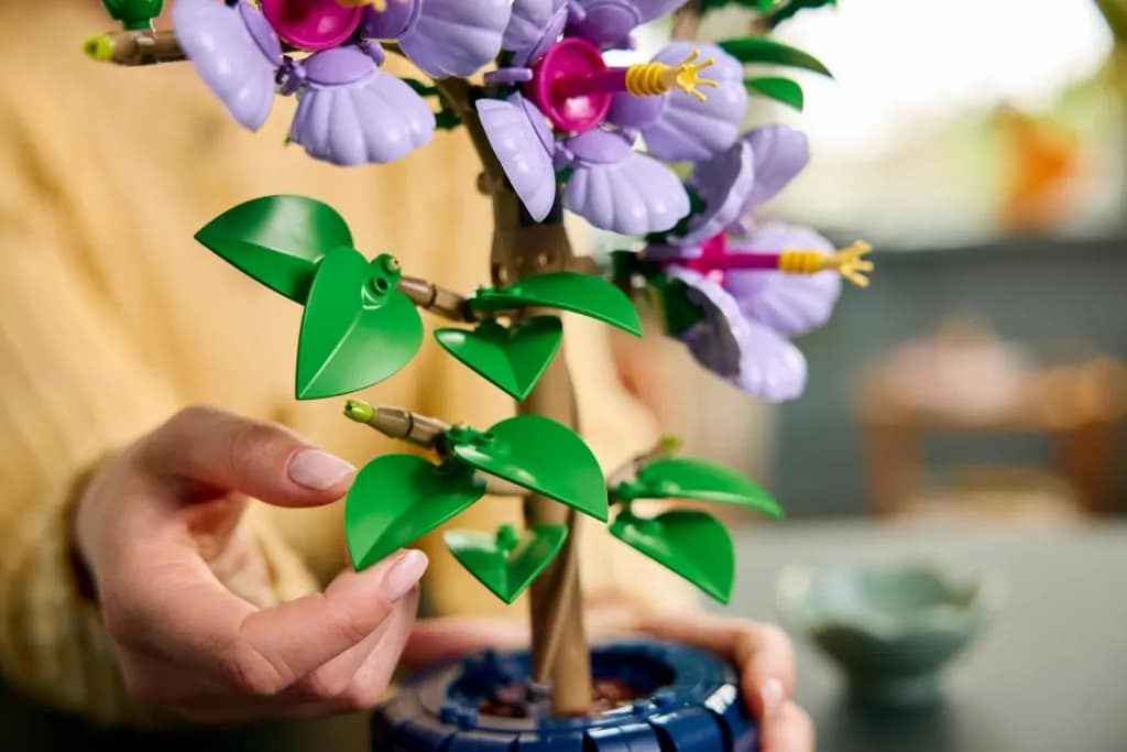 Discover LEGO Botanicals Hibiscus 10372 – Launching 2025